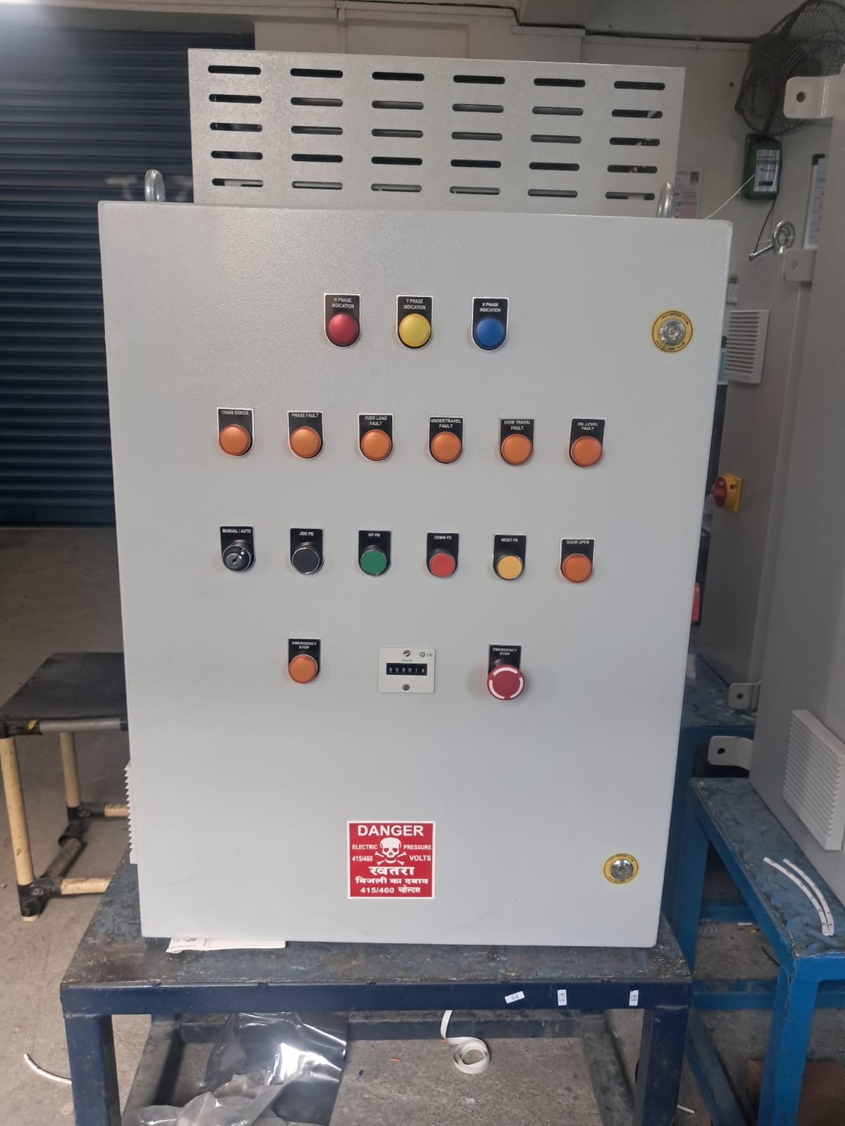 Panel Details | Vertical Reciprocating Conveyor - Technovision